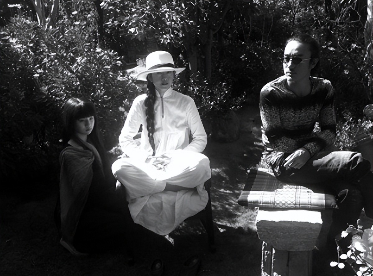 There is a kind of "plastic surgery" called Little Bunting who grew up ...