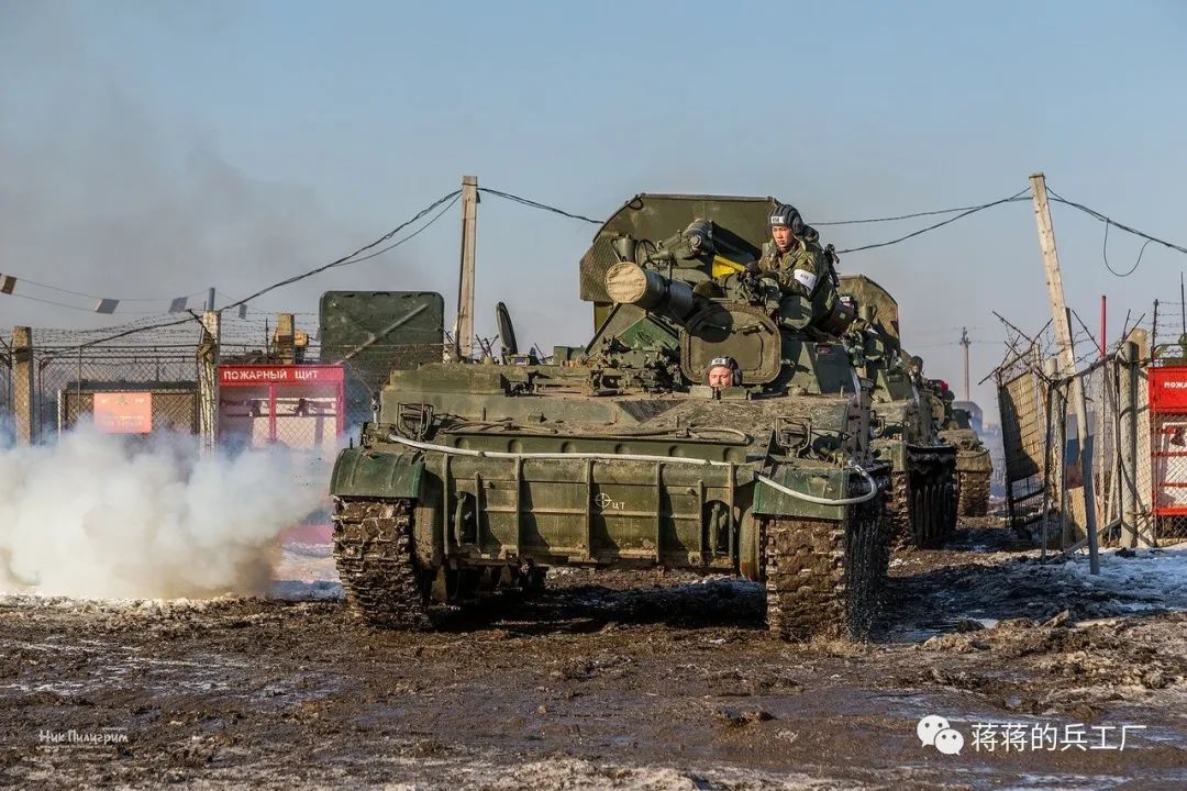 The Russian 2S4 mortar fired 240mm laser-guided shells to directly hit ...