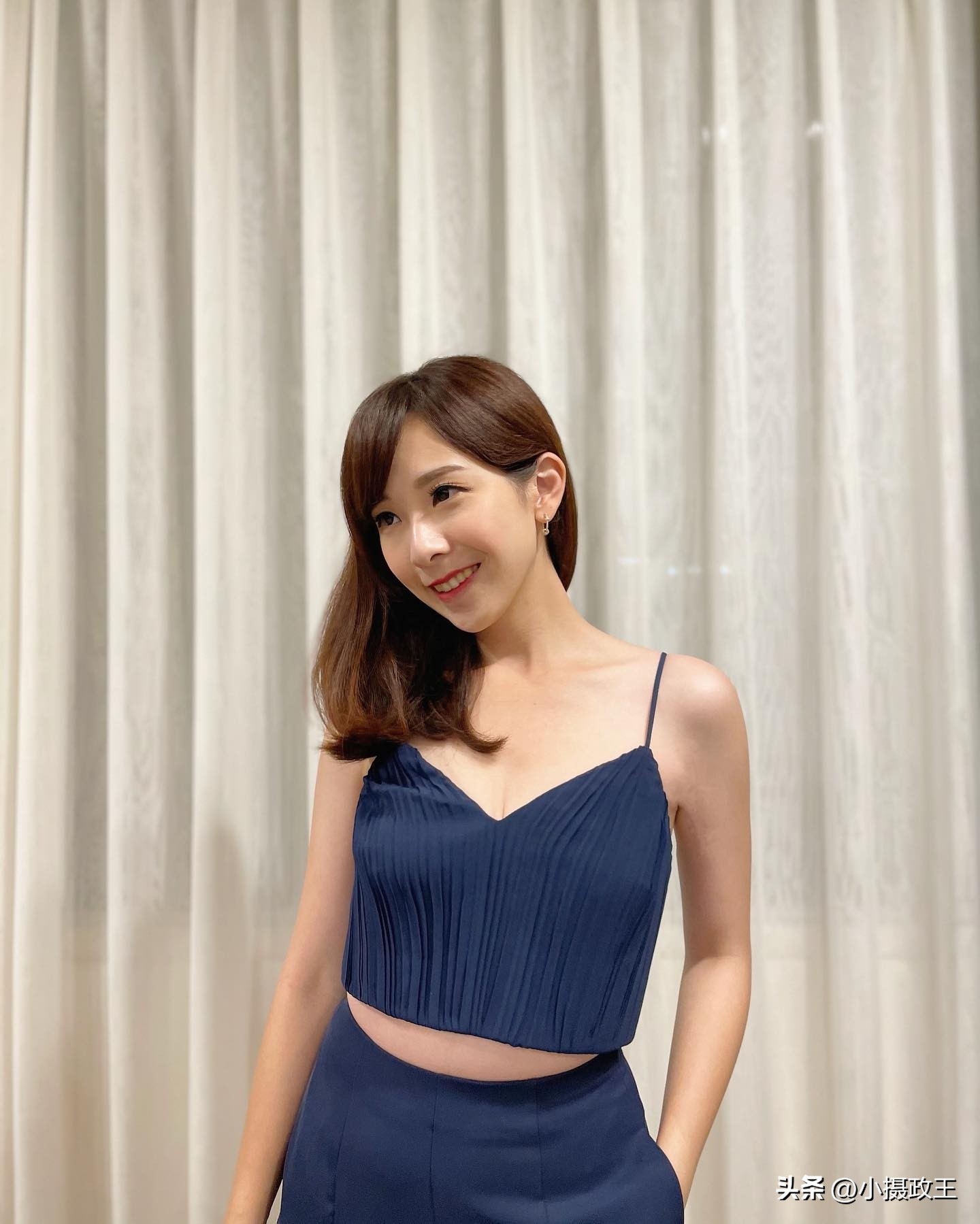 Charming girl Chen Yurong super temperament beauty with sweet smile - iNEWS