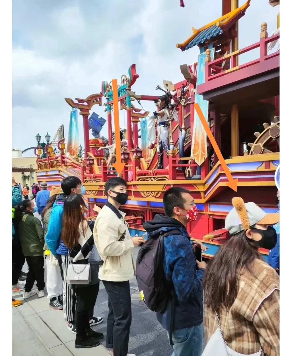 Ma Long rarely visited Universal Studios with his wife Xia Lu in the ...