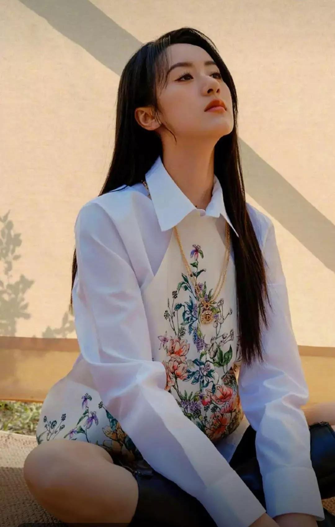 Mobile desktop, stars Huang Shengyi, Yuan Bingyan, Li Chun and Dai ...