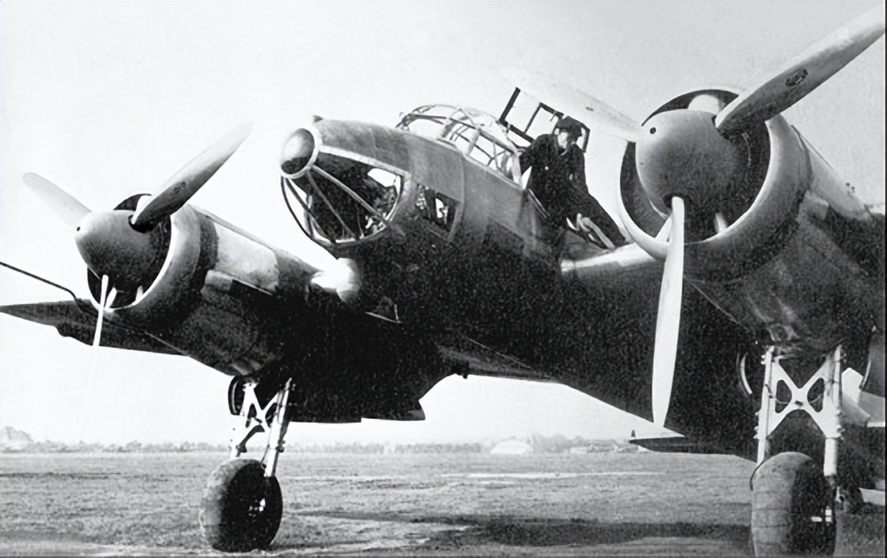 Talk about Ju88: The output is nearly 3 times that of Stuka, but Stuka ...