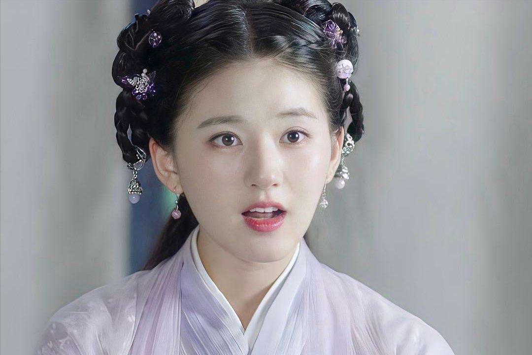 "The heroine of the sweet drama" Zhao Lusi, posted 6 travel photos and showed off her sexy in ...