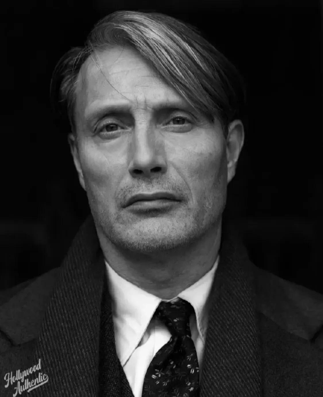 European and American Star Atlas - Max Mickelson - iNEWS