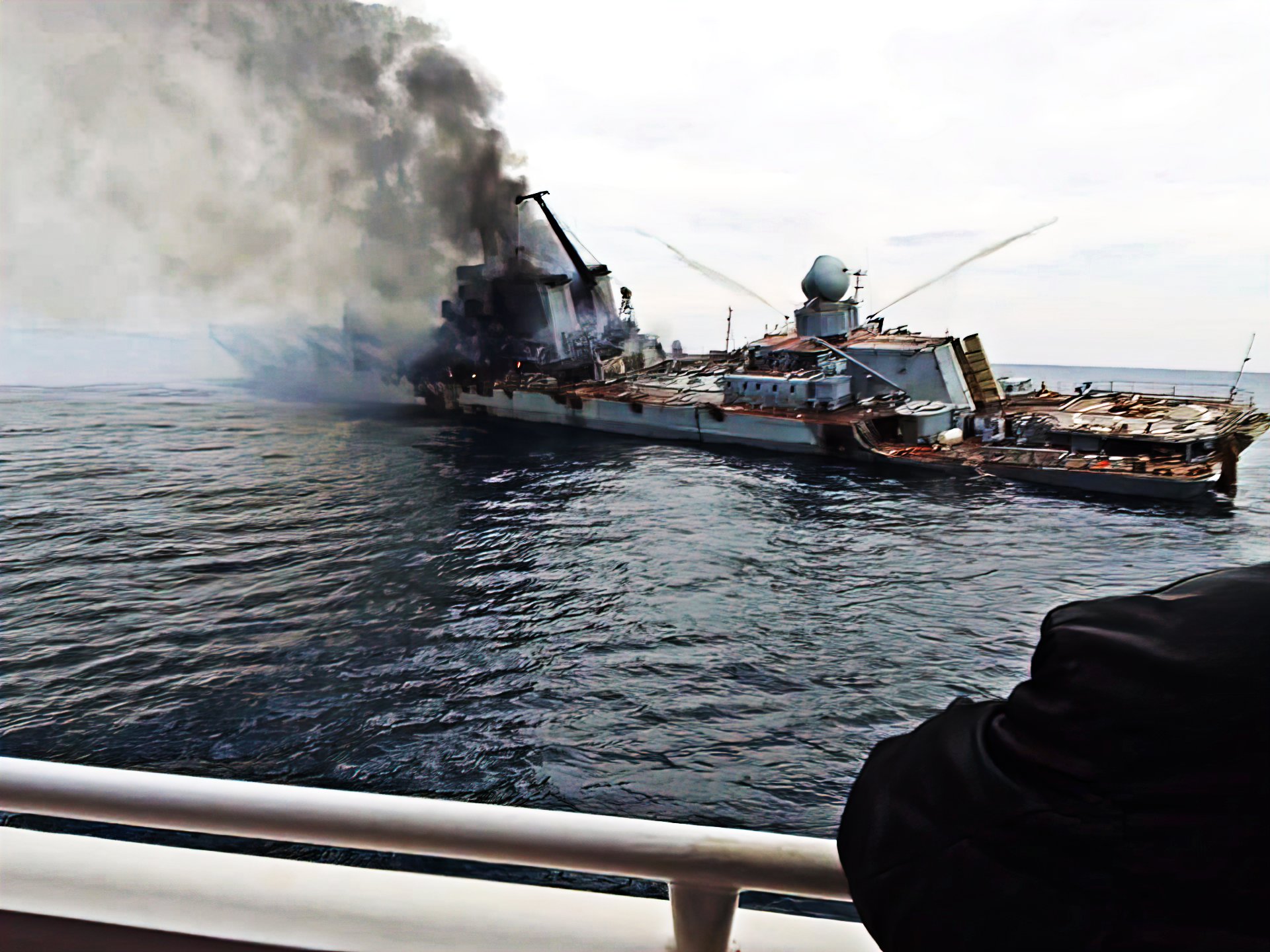 "Moscow" sinks, will Russia buy warships from China?Let's sell the four ...