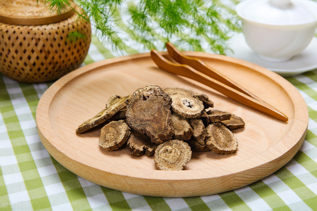 These manifestations may be due to spleen and kidney yang deficiency ...