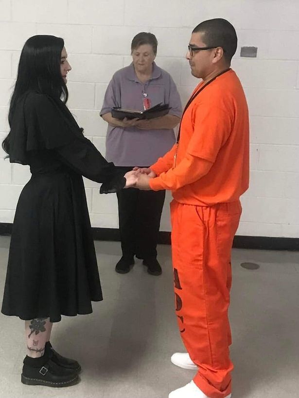 American death row inmate marries beautiful wife in prison - iNEWS