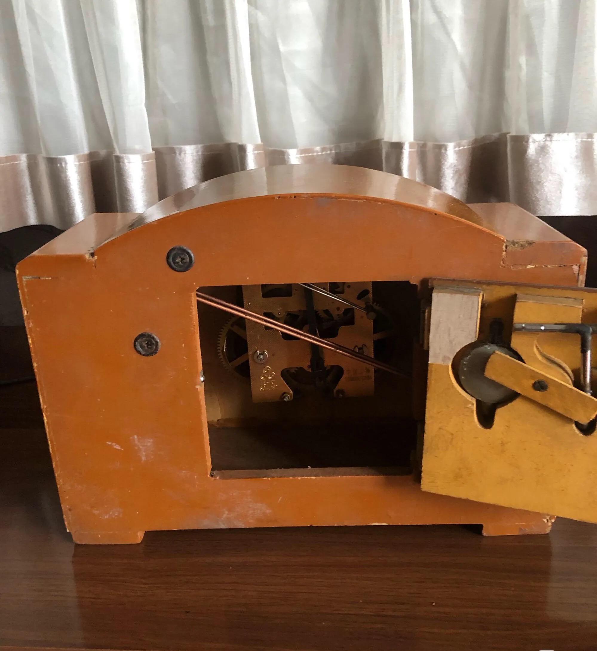 Old Shanghai 555 Clock - iNEWS